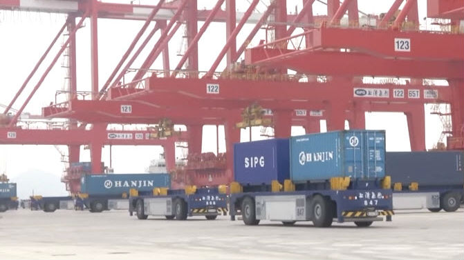 Watch: Shanghai's Automated Container Terminal