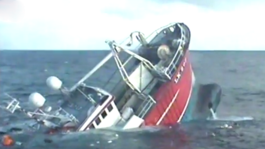 Video: Five Fishermen Rescued from Sinking Trawler
